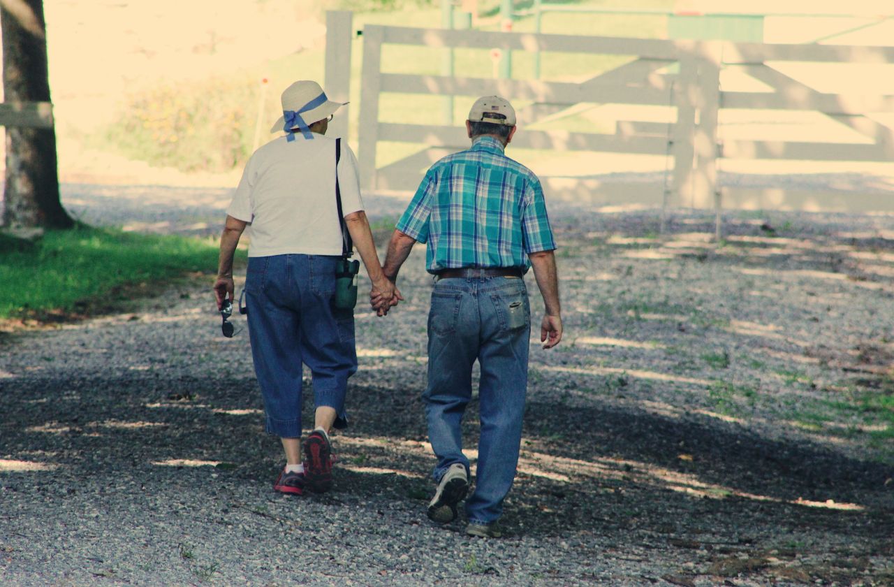 How Do Our Feet Change As We Age? - Advance Foot Clinic